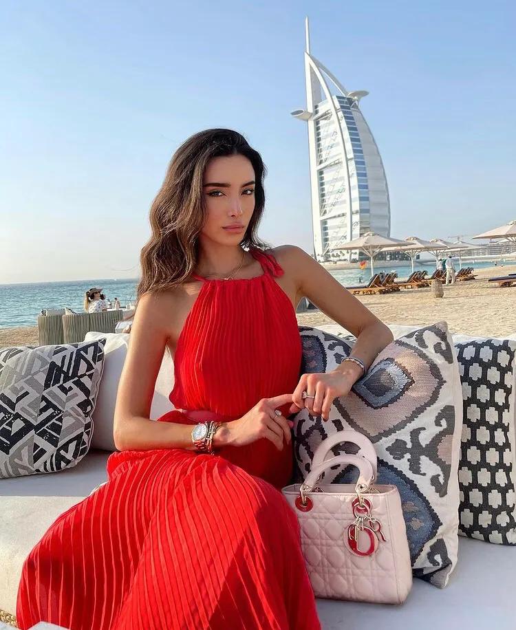 Internet celebrity model Erika Hauser - iNEWS