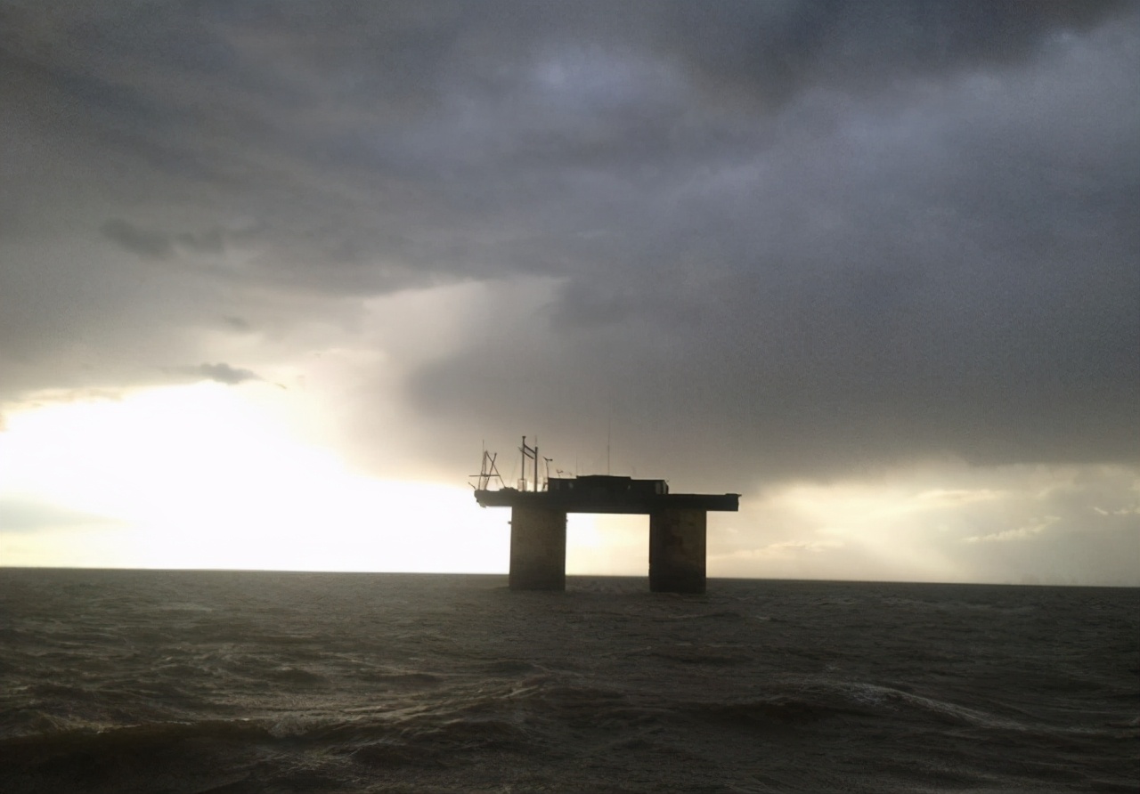 The Principality of Sealand, a private maritime country: The resident ...