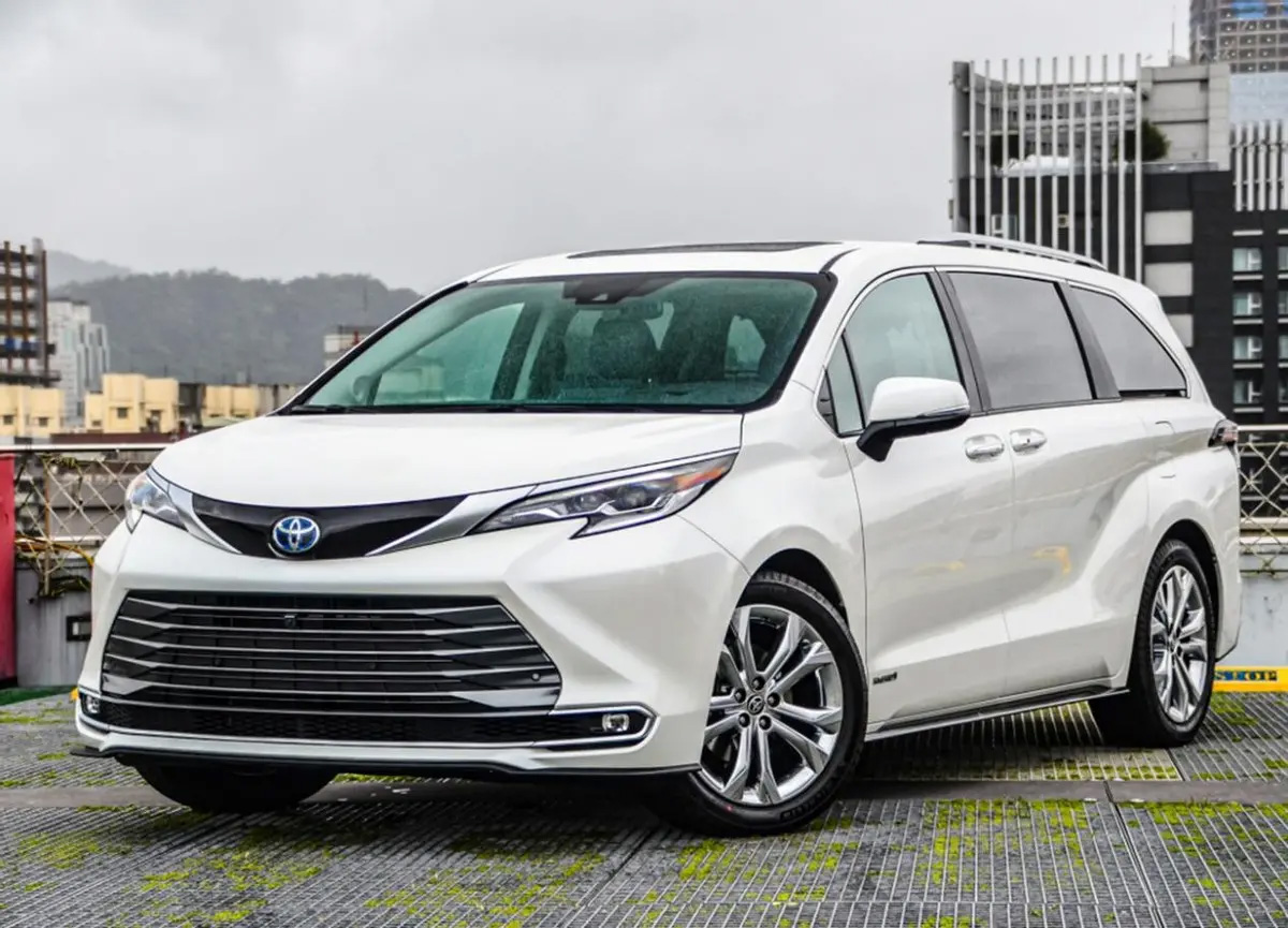 Toyota's new large 7-seater MPV real car exposed!Induction sliding door ...
