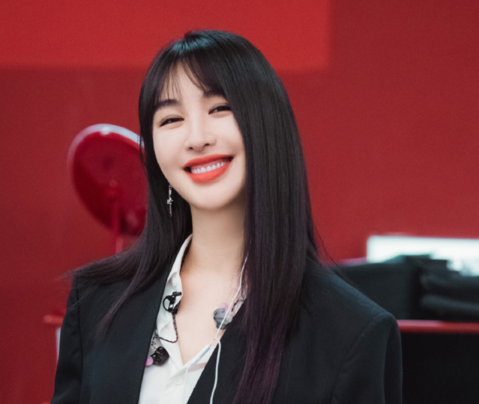 When Huang Xiaoming and Li Fei'er were sitting together, their reaction ...