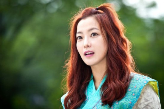 Kim Hee Sun's daughter grew up in the "plastic surgery" style, but she ...