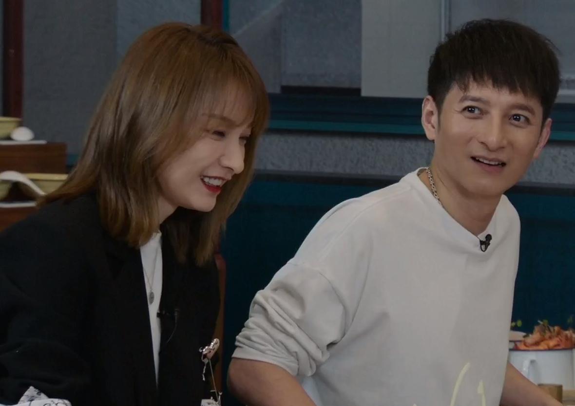 The live broadcast of "Quick Book" aroused dissatisfaction, focusing on Zhang Yuqi and Ding ...