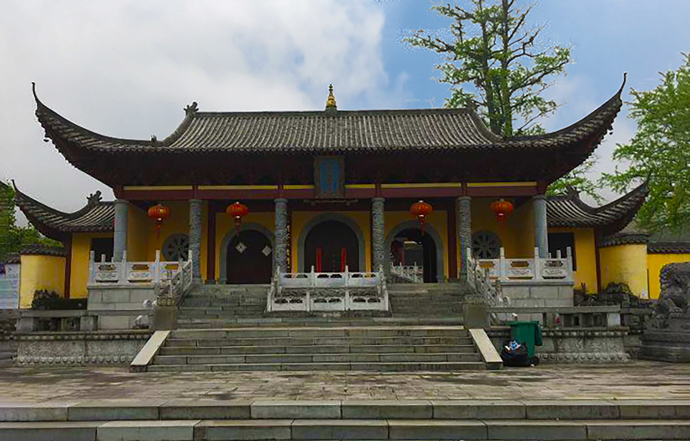 The thousand-year-old ancient temple of Yangshan in Yichun, Jiangxi ...