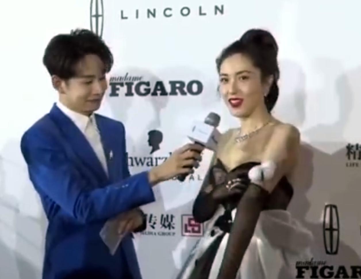 The fashion ceremony is exposed, Yang Ying belt is exaggerated, Zeng Li "play the heart" wearing ...