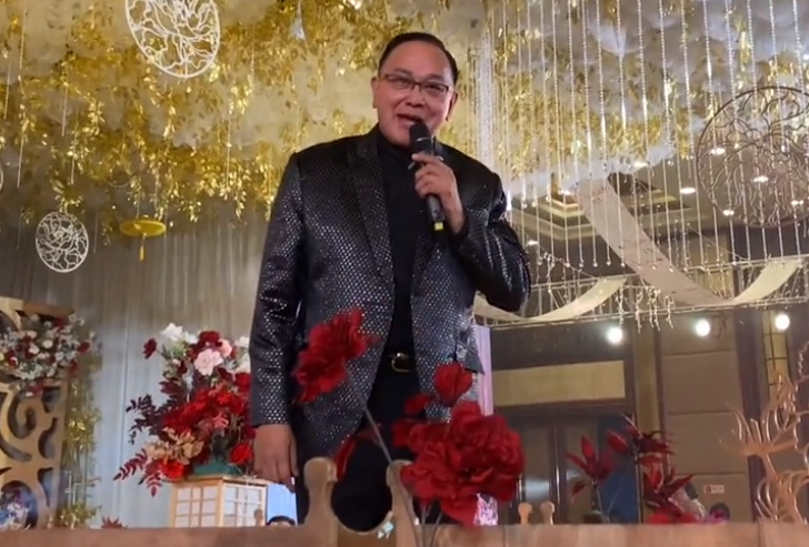 70-year-old Cao Charlie appeared at the wedding, and the audience ...