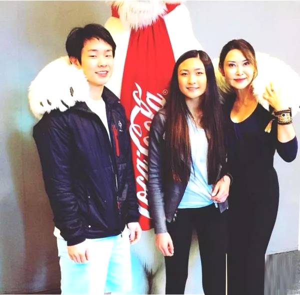 The 53-year-old Ye Yuqing's recent photos revealed that she is a ...