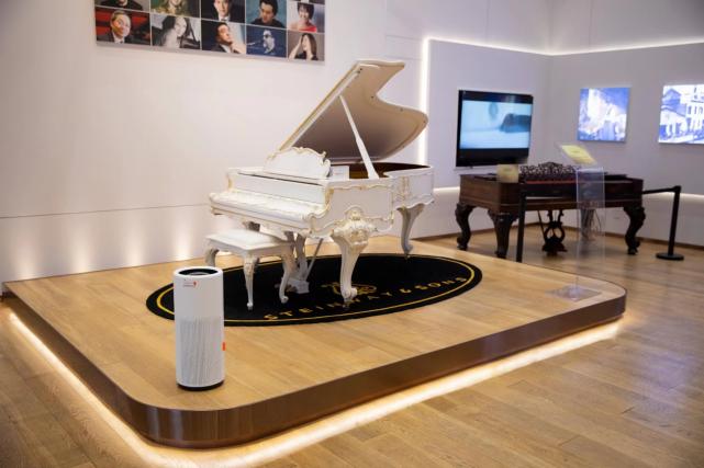 The new A3S humidifier with the same model in the Steinway Piano Shop ...