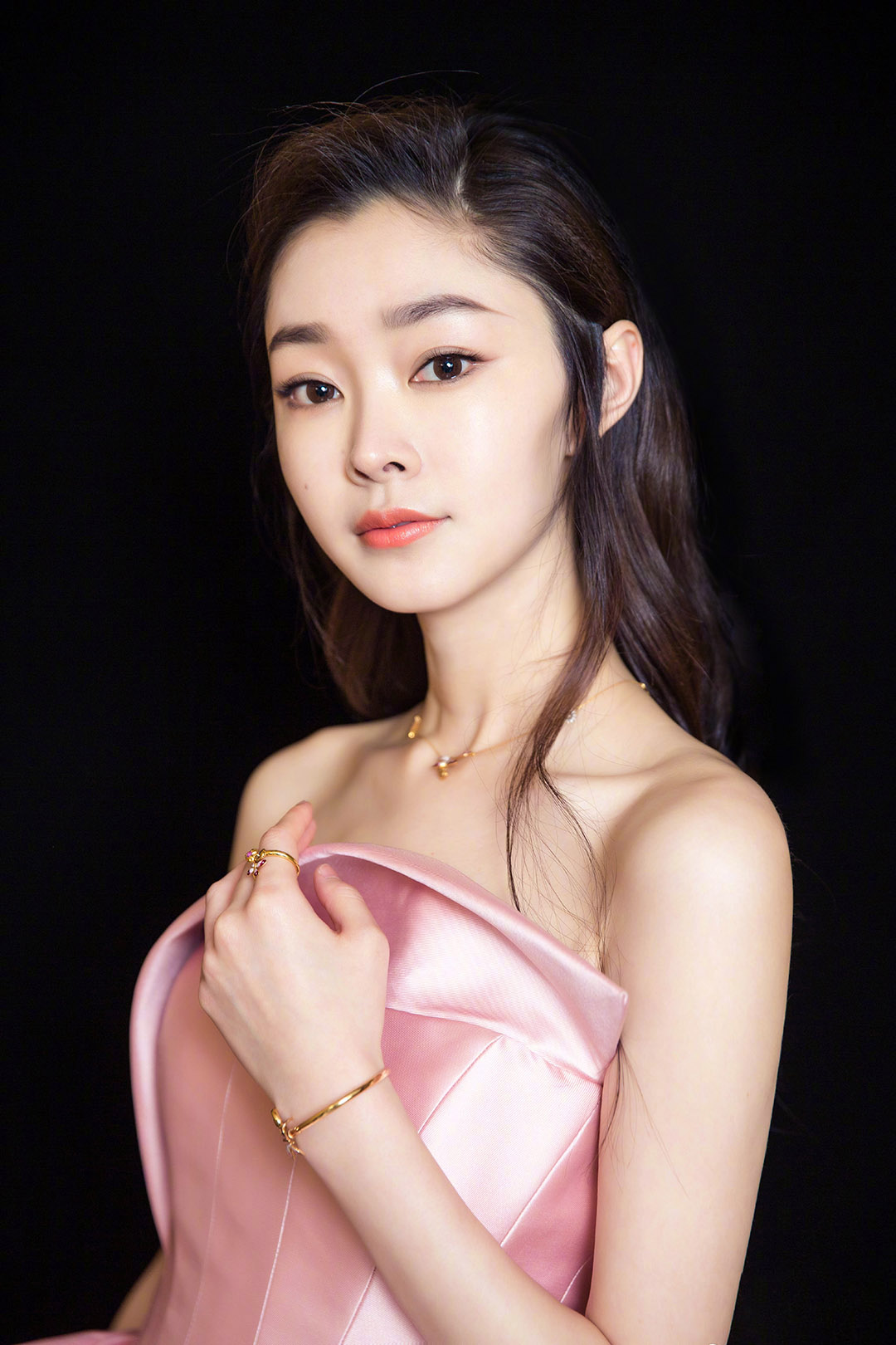 "Beauty Series"-Song Yizhen "on" - iNEWS