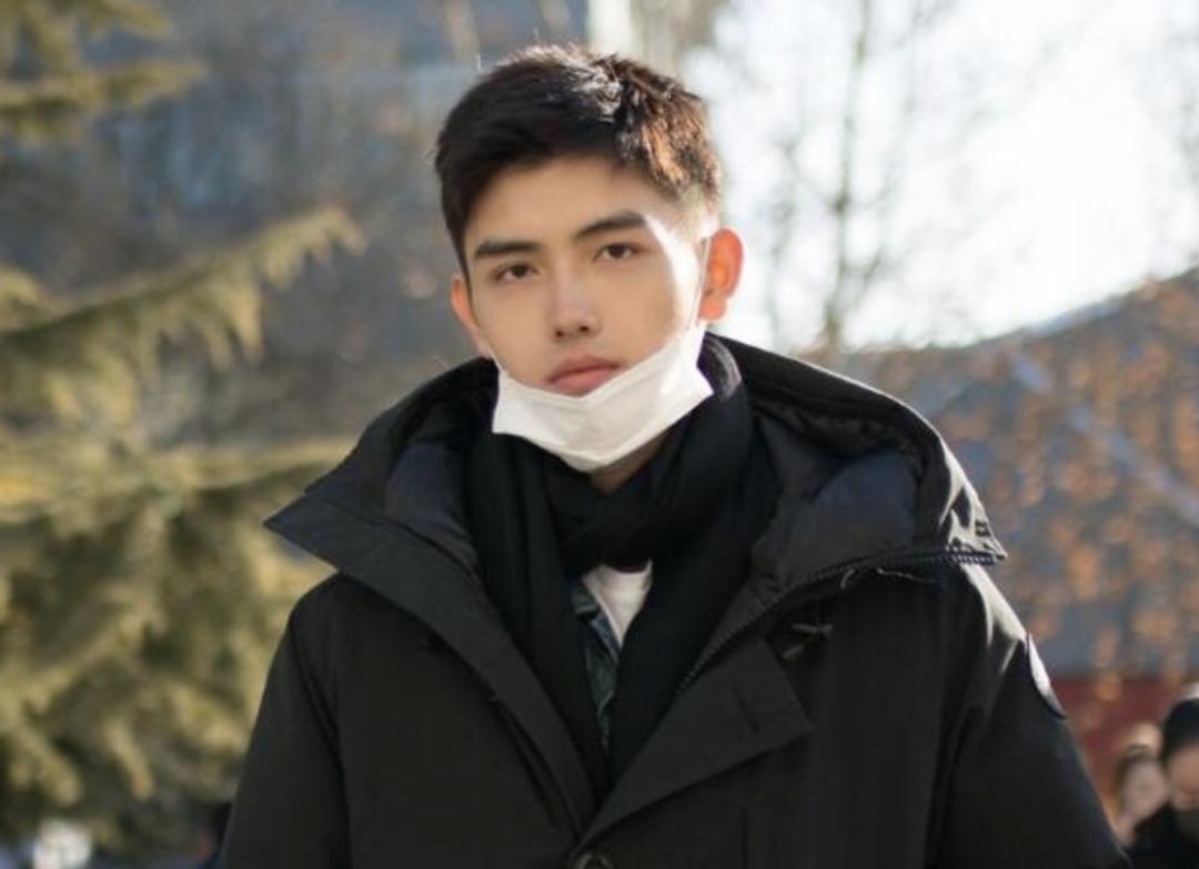Chen Kaige's son, Chen Feiyu, gave up his American citizenship and ...