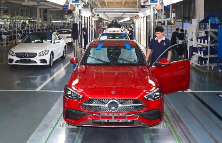 Mercedes-Benz C-class/M254 engine rolls off the assembly line with ...