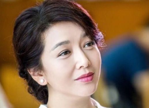 52-year-old Jiang Shan, 37-year-old current husband exposed: he is more ...