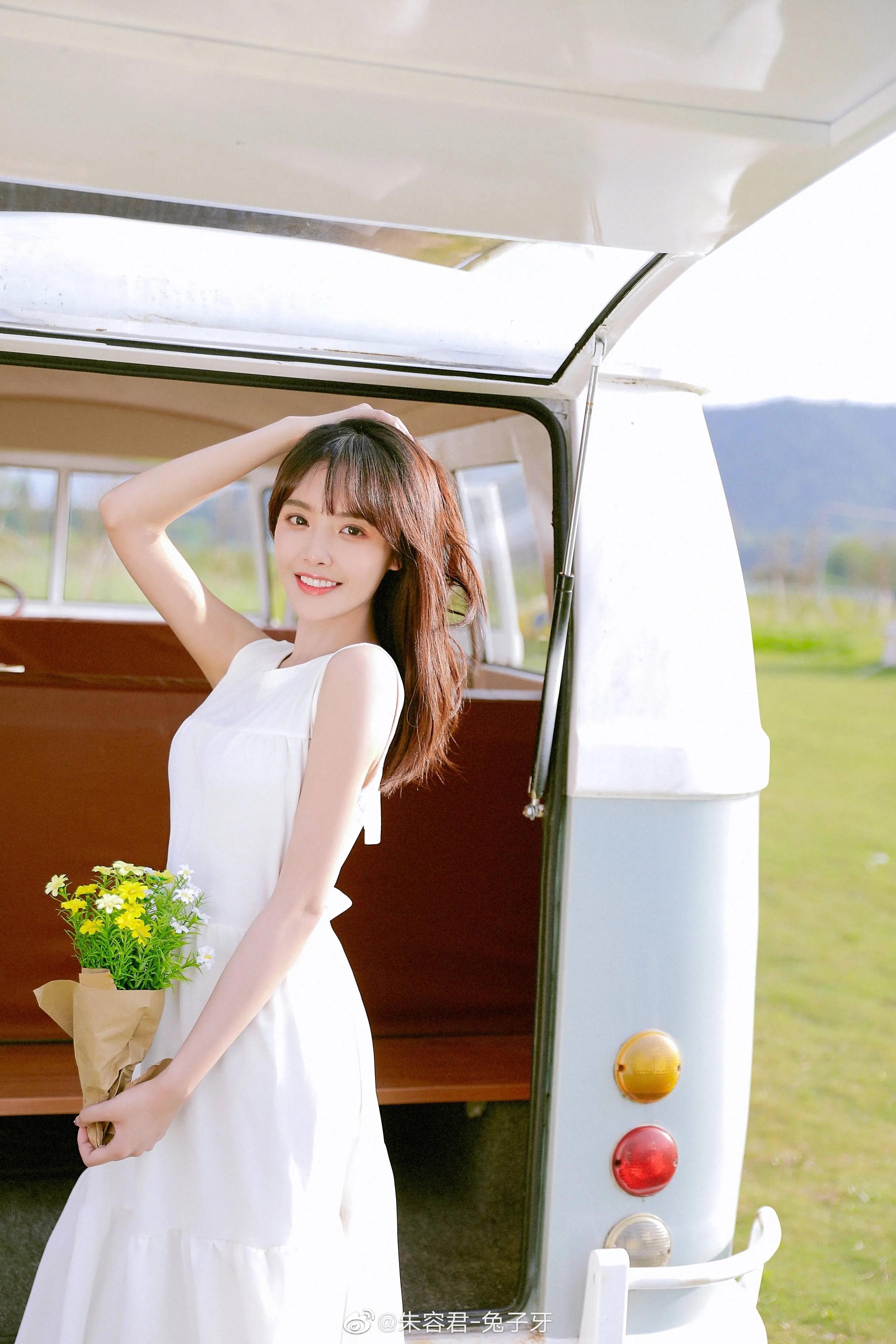 Whose first love: Zhu Rongjun - iNEWS