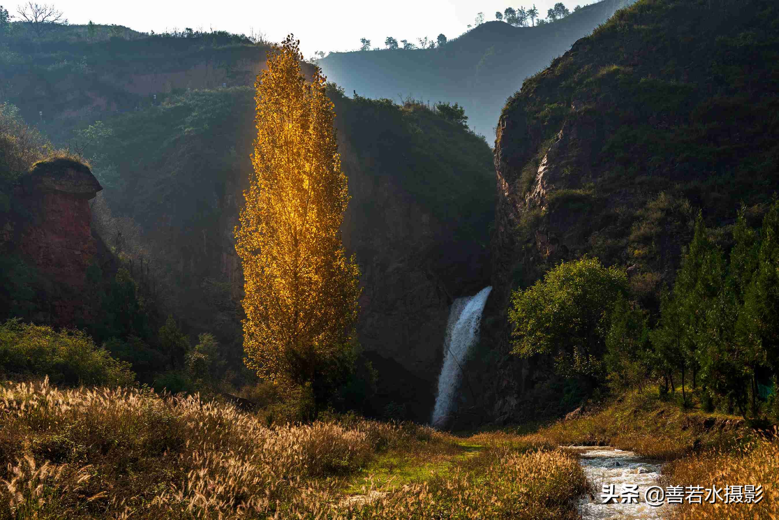 Five acres of poetic waterfall in Longxiang - iNEWS