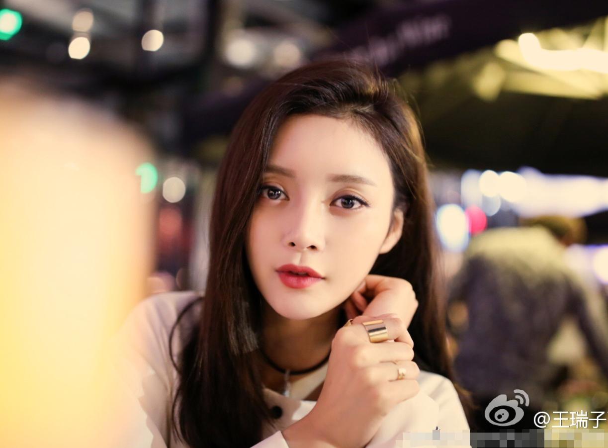 She hasn't been popular since she debuted for ten years. Shen Mengchen ...