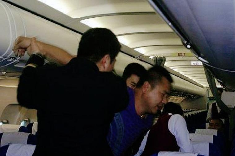 The first hijacking of a Japanese civil airliner, the process was ...