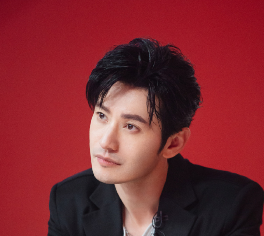 When Huang Xiaoming and Li Fei'er were sitting together, their reaction ...