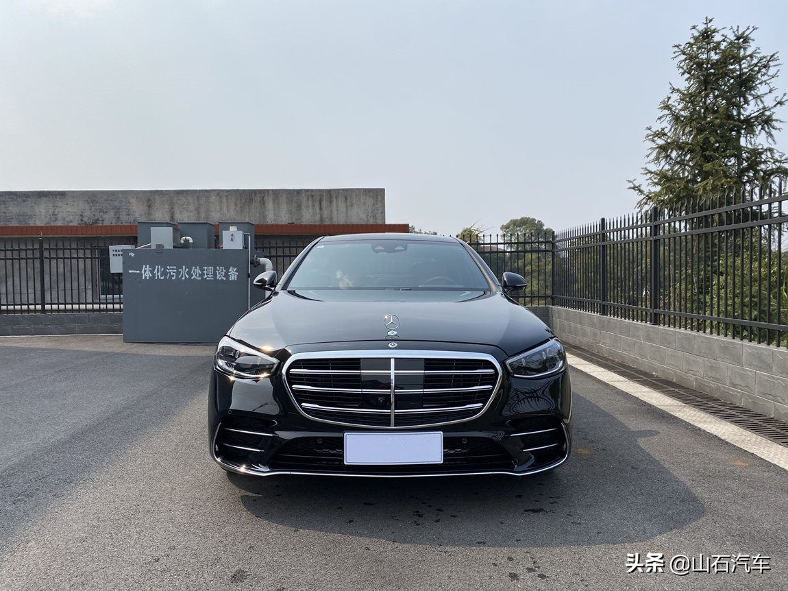 Real shots of 2021 Mercedes-Benz S-Class!The car is nearly 5 meters ...