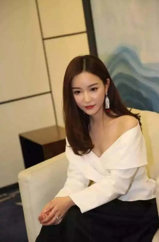 She is the real driving force behind Sydney and Lin Shanshan, but the ...