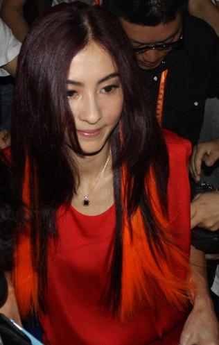 If you were Nicholas Tse, would you choose the white rose Faye Wong or ...