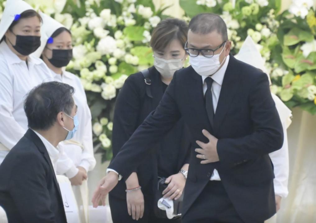 Gold medal producer Wei Shihui died suddenly, TVB boss braved the typhoon to appear at the ...