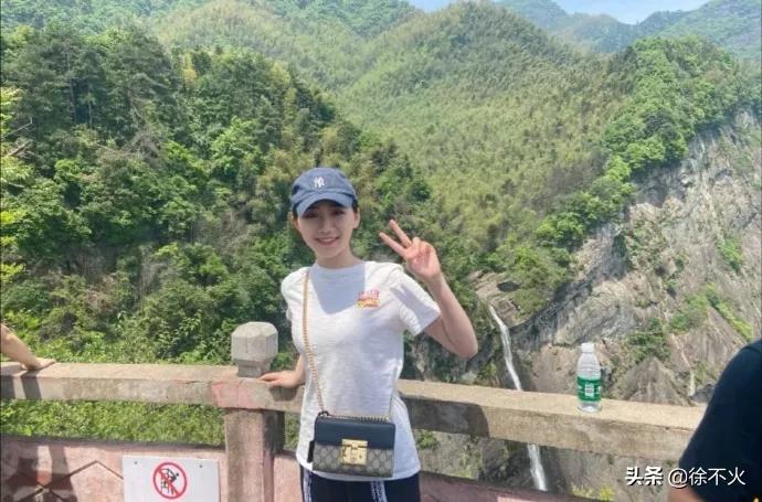 The Donglin Giant Buddha (Donglin Temple) in Jiujiang, Jiangxi, is the ...