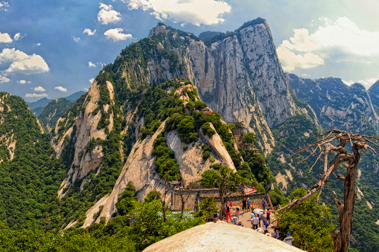 Suizhou Super Large Mountain Park, with uninterrupted mountains and ...