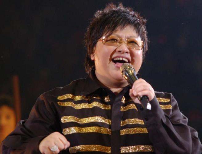 It turns out that he is Han Hong's favorite person. No wonder she is ...