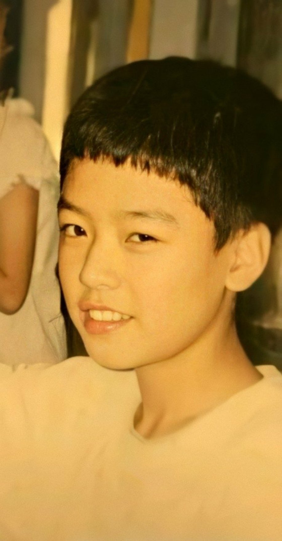 Zhao Liying recognizes Gong Jun and Liu Haoran's childhood photos - iNEWS