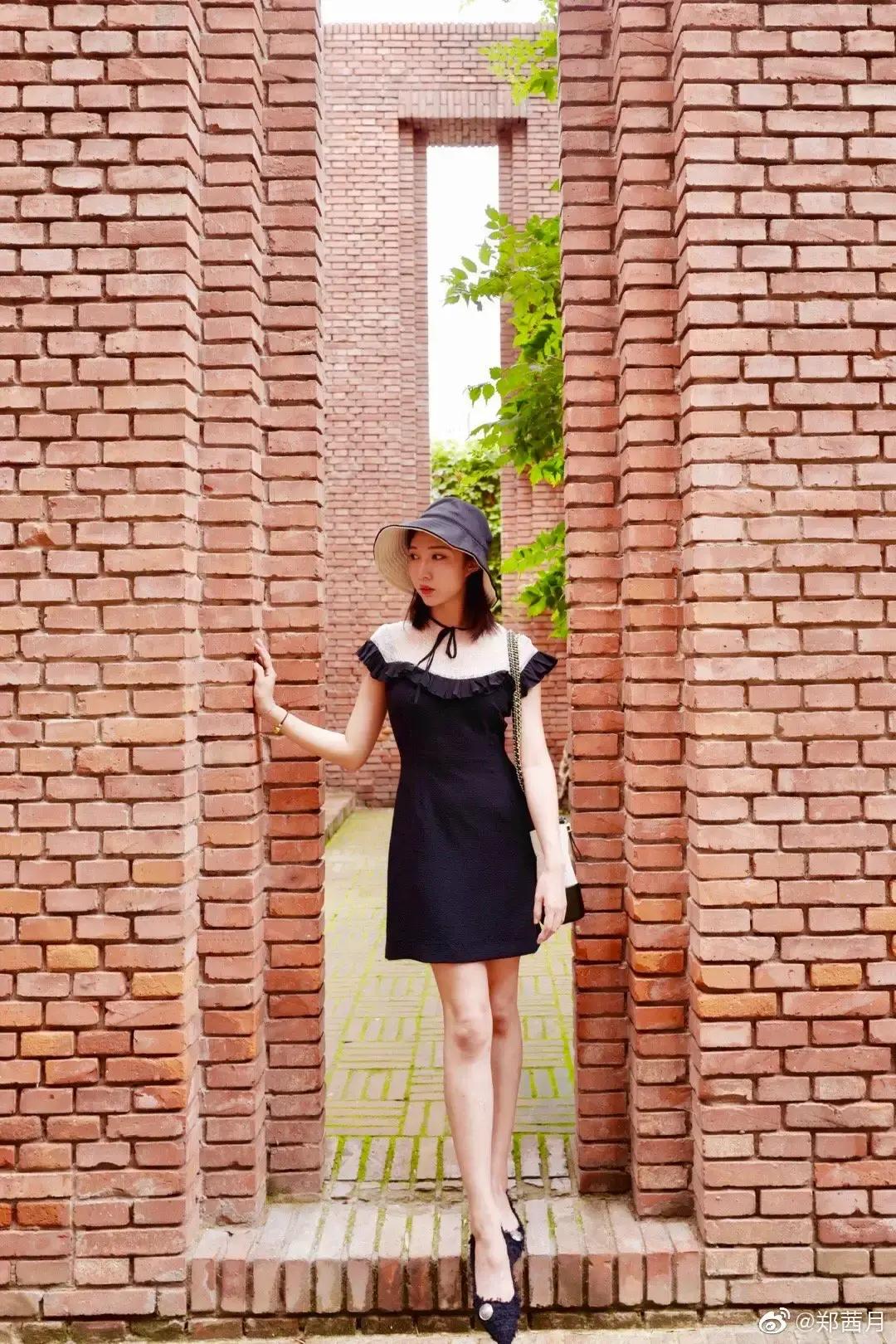 He Wenna, who has been married, is still the beautiful trampoline ...