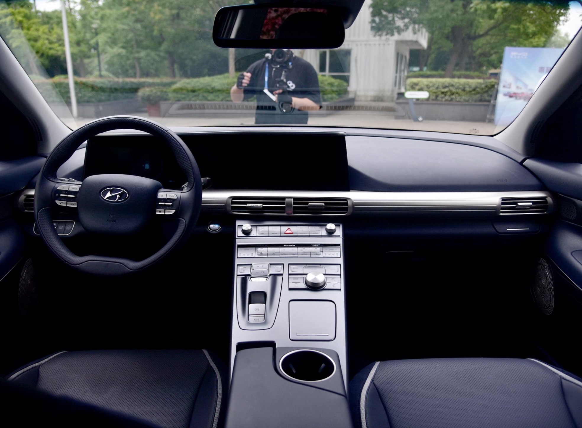 Hyundai new energy SUV, equipped with dual LCD screen, equipped with ...