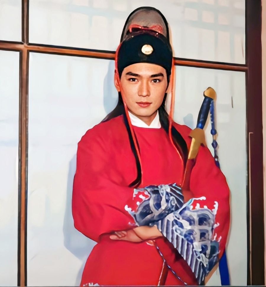 53-year-old Jiao Enjun: The life of the most beautiful man in costume ...