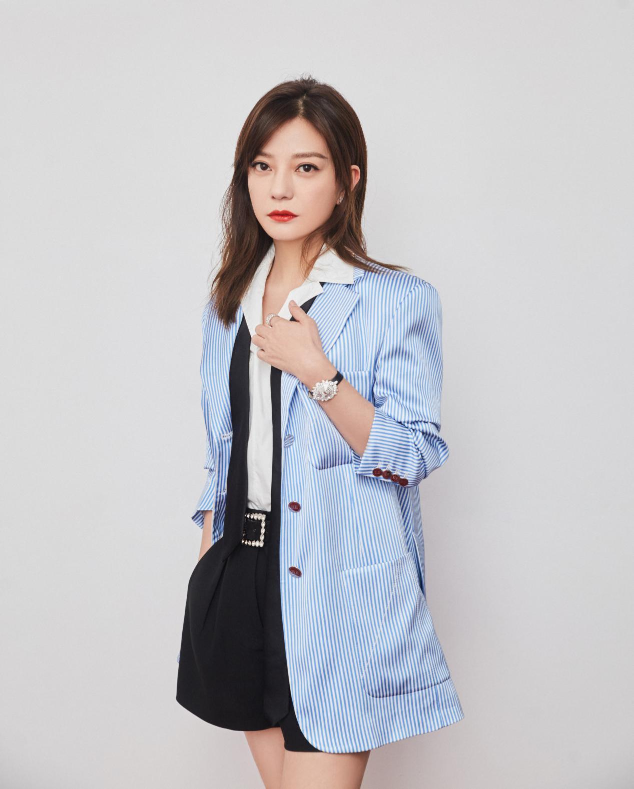 63-year-old Ge You and Zhao Wei and Yan Ni are on the same stage, and ...
