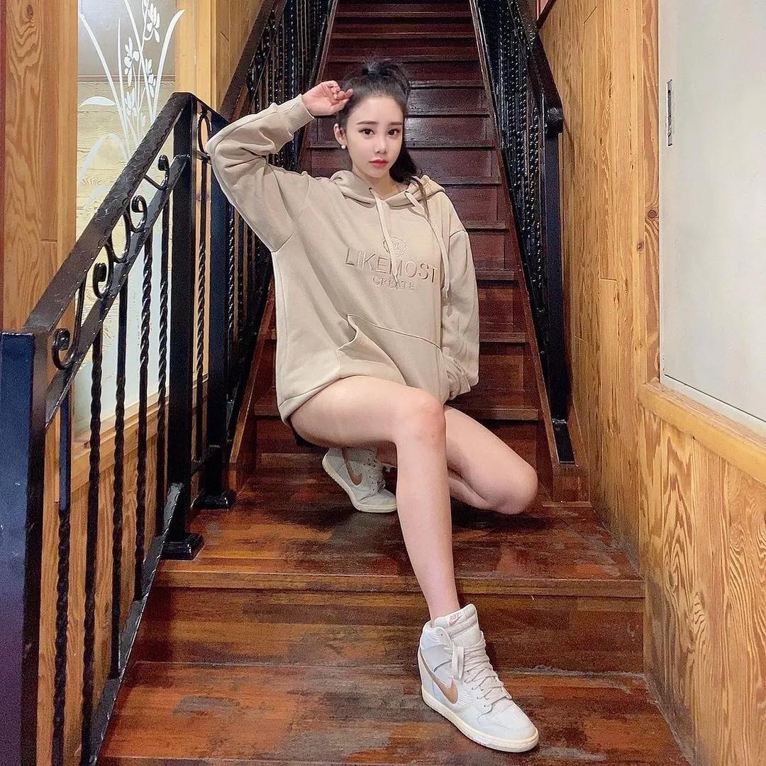 Korean beauty racing model Kang habin, fluttering like the wind returns ...