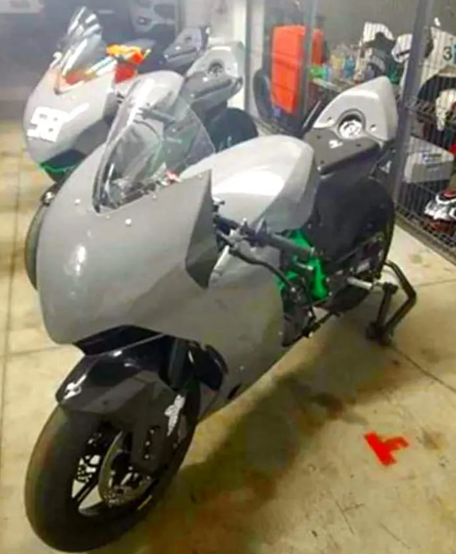 KTM中量跑車RC890試裝車曝光 - 資訊咖