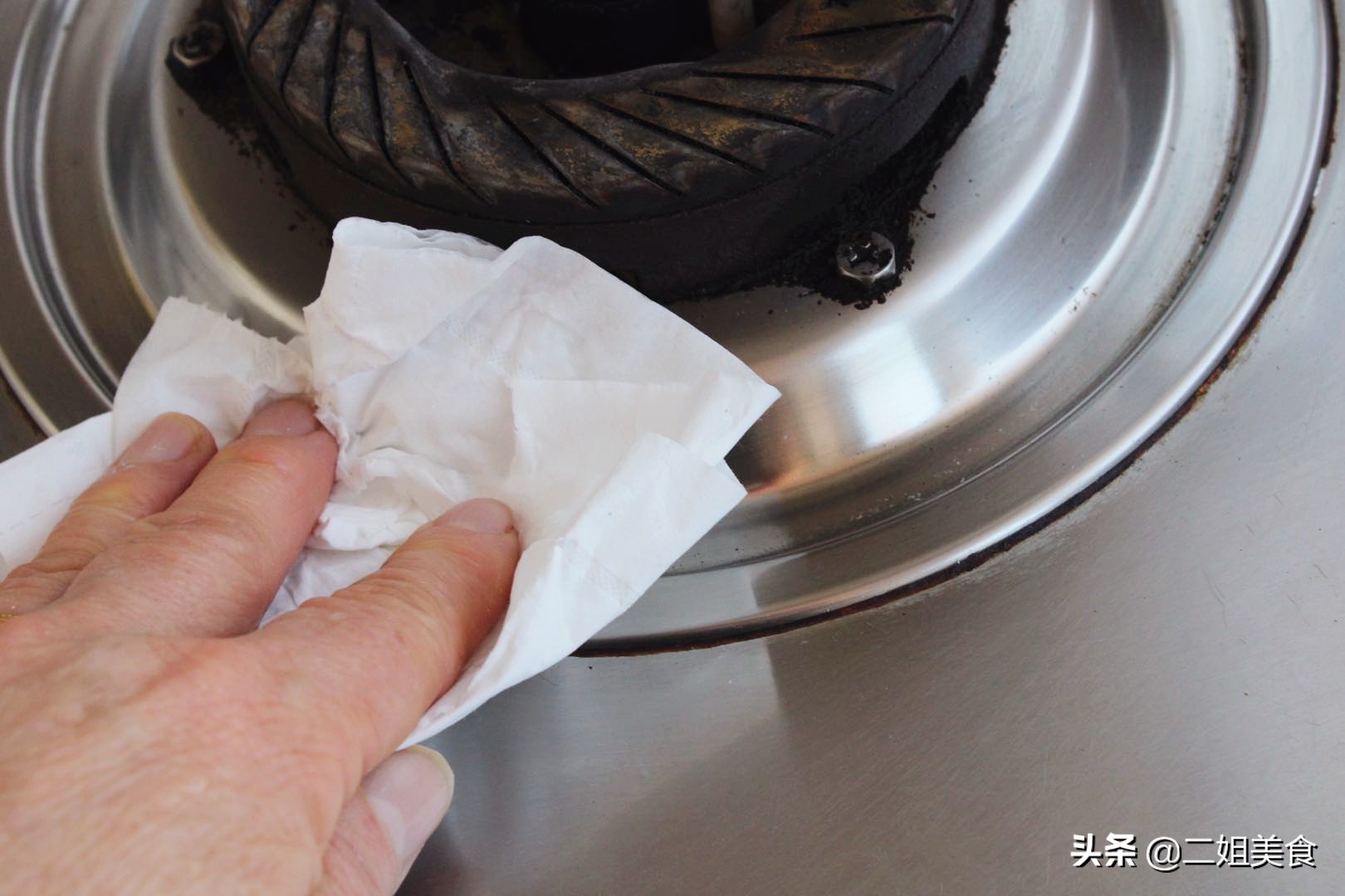 Mixing toothpaste and ginger together is really amazing, many people ...