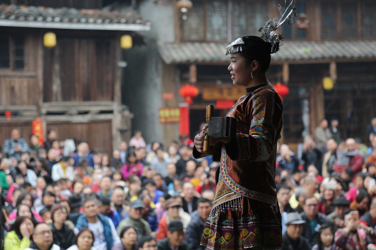 What are the folk customs of the Dong people?You must have never heard ...