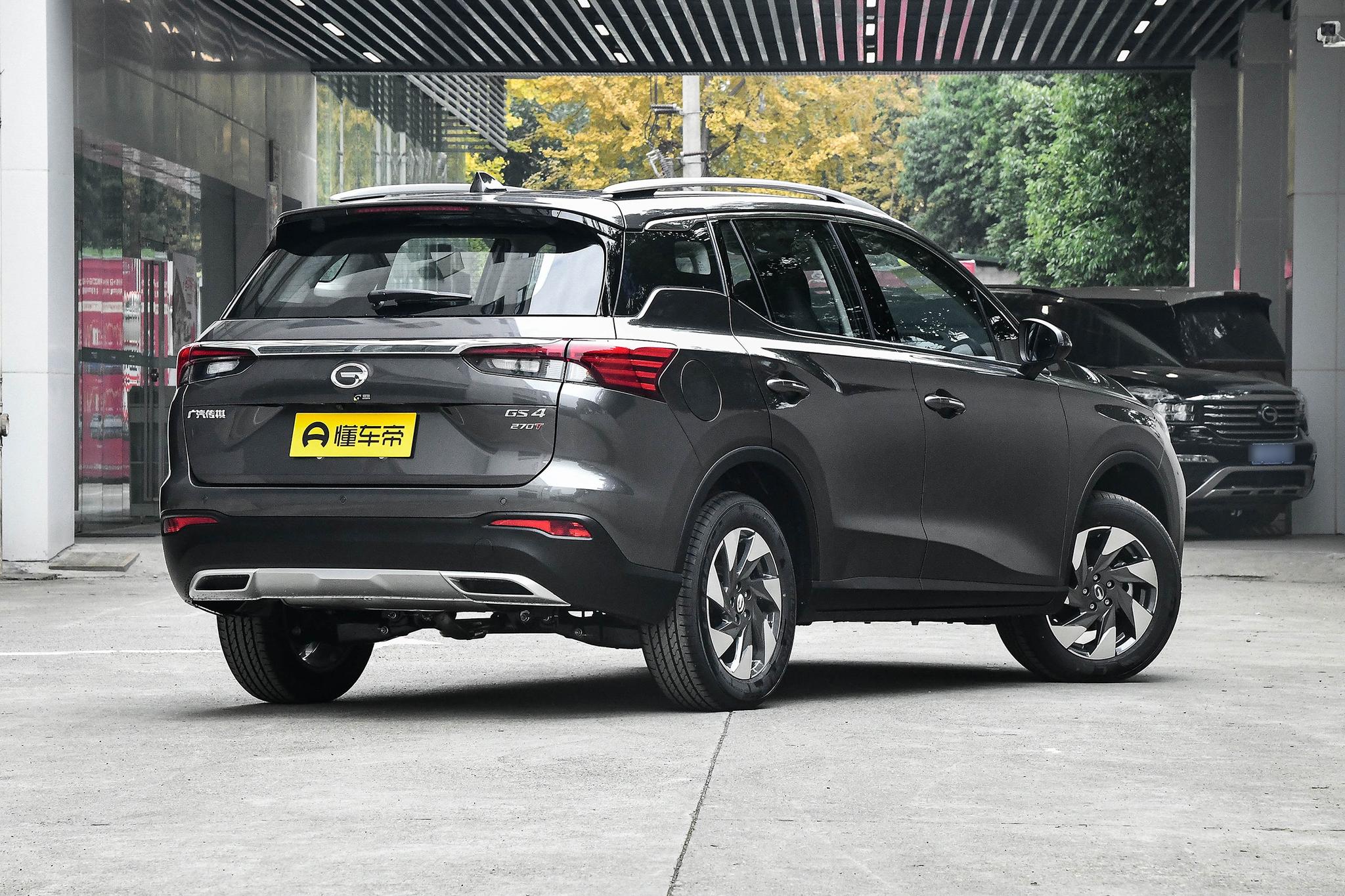 This domestic SUV is not expensive, equipped with Aisin 6AT, 37.58 meters braking distance ...