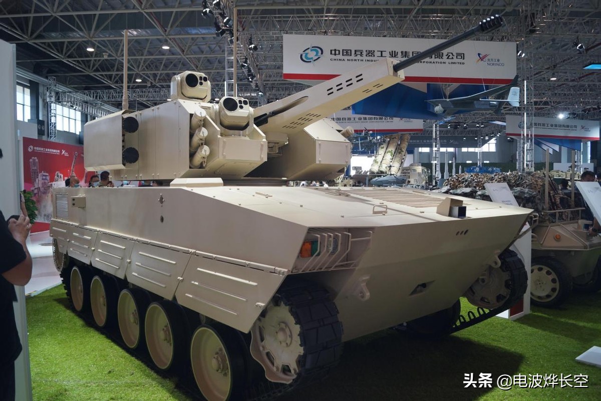 The domestic heavy unmanned combat vehicle made its first appearance ...