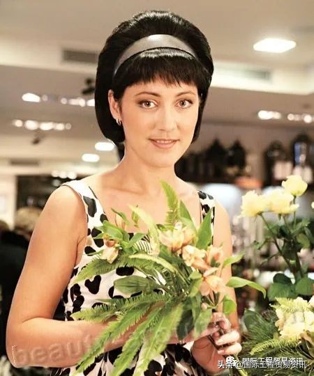 "Entertainment Stars" Top 30 Russian Female TV Hosts in 2021 - iMedia