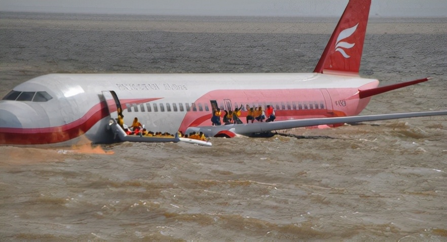 How long can a passenger plane float on the water after a forced ...