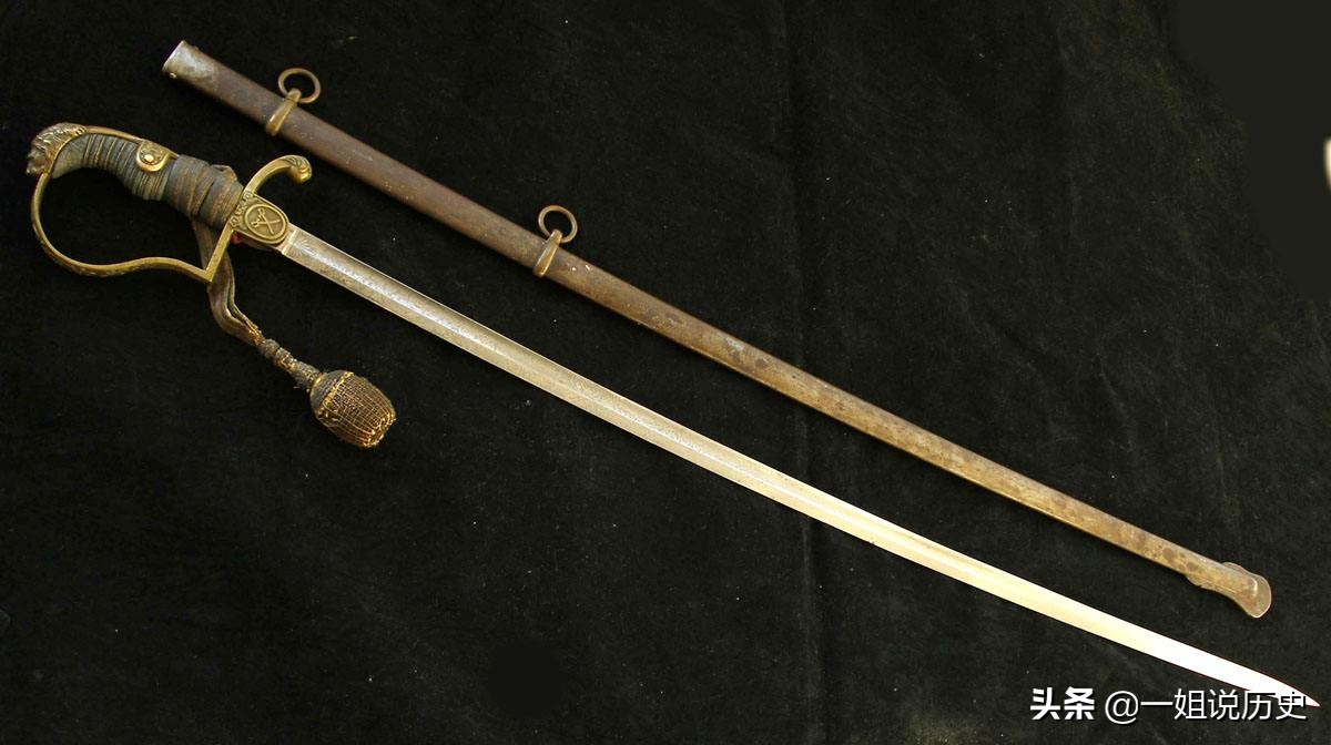 In the army, if you have these 3 sabers, it will be the supreme honor ...