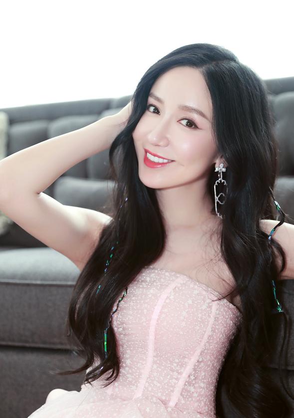 Lou Yixiao, COS Zhen Ji, unexpectedly turned over in the comment area ...