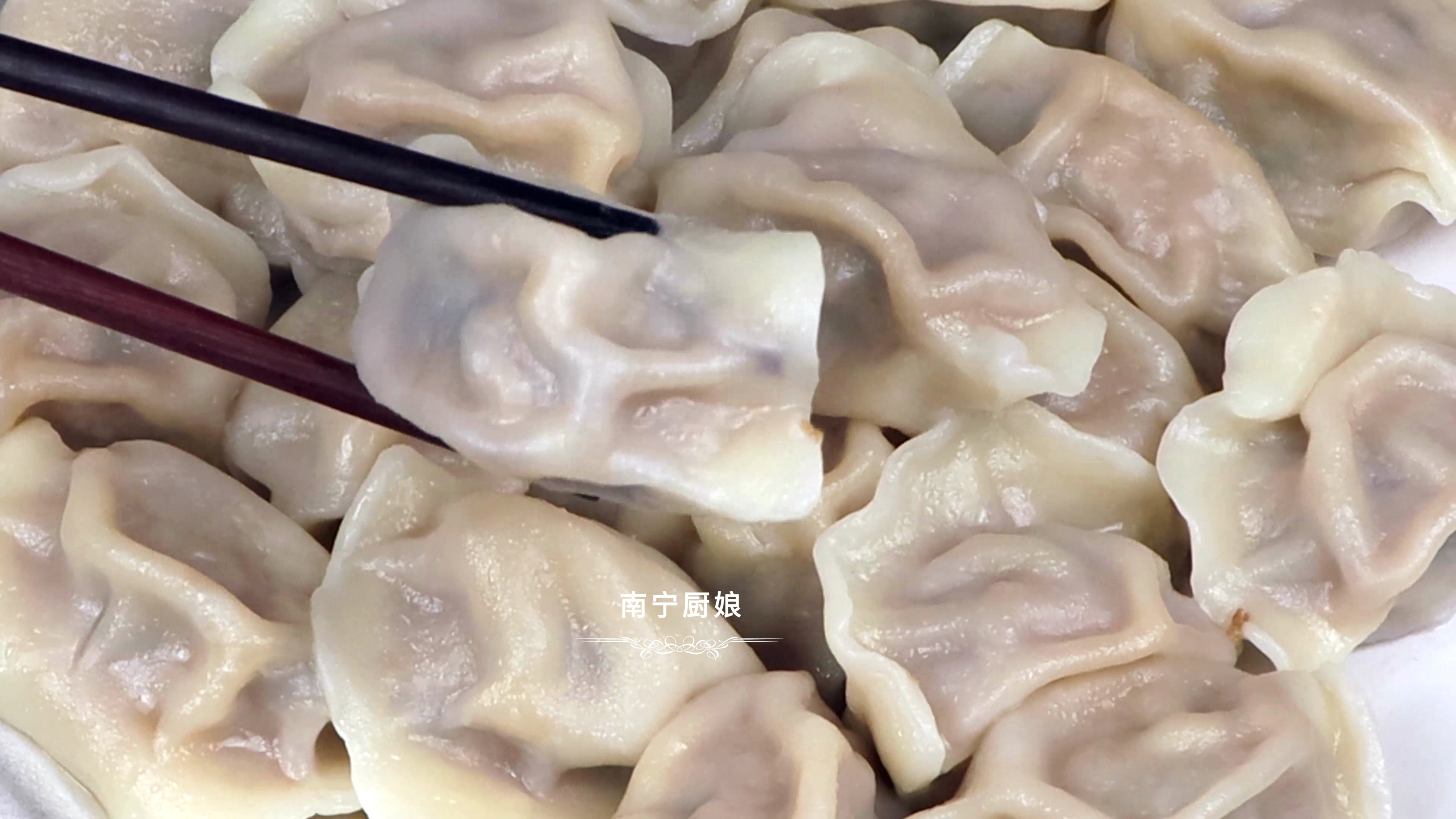 When cooking frozen dumplings, is cold water or boiling water better ...