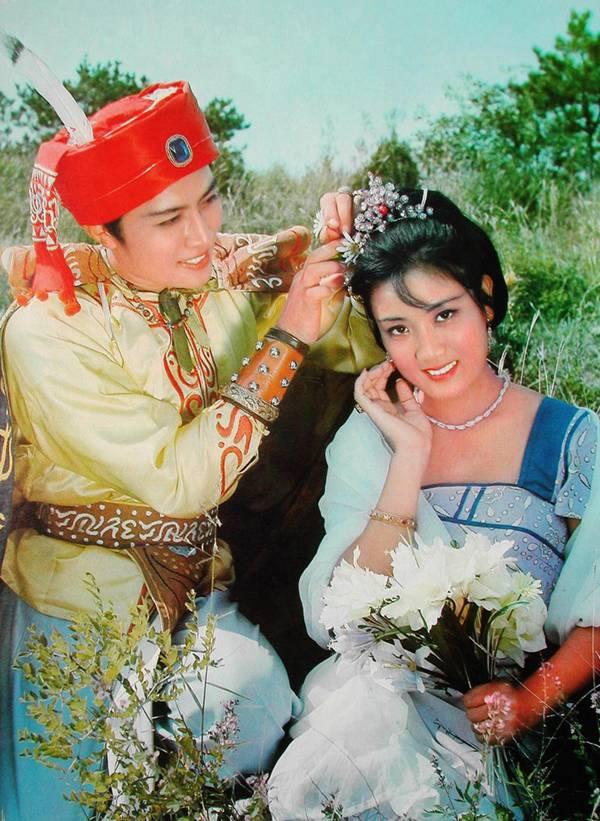 Li Xiuming, the queen of double material: standing at the counter after ...