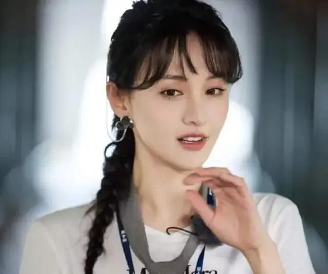 What kind of person is Zheng Shuang?What is the purpose of Zhang Heng's ...