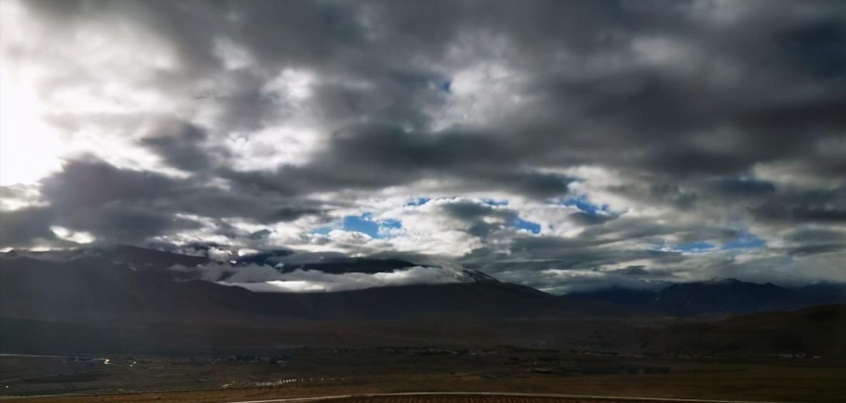 "Ghost Lake" appeared in Tibet?It is said that it is the entrance to ...