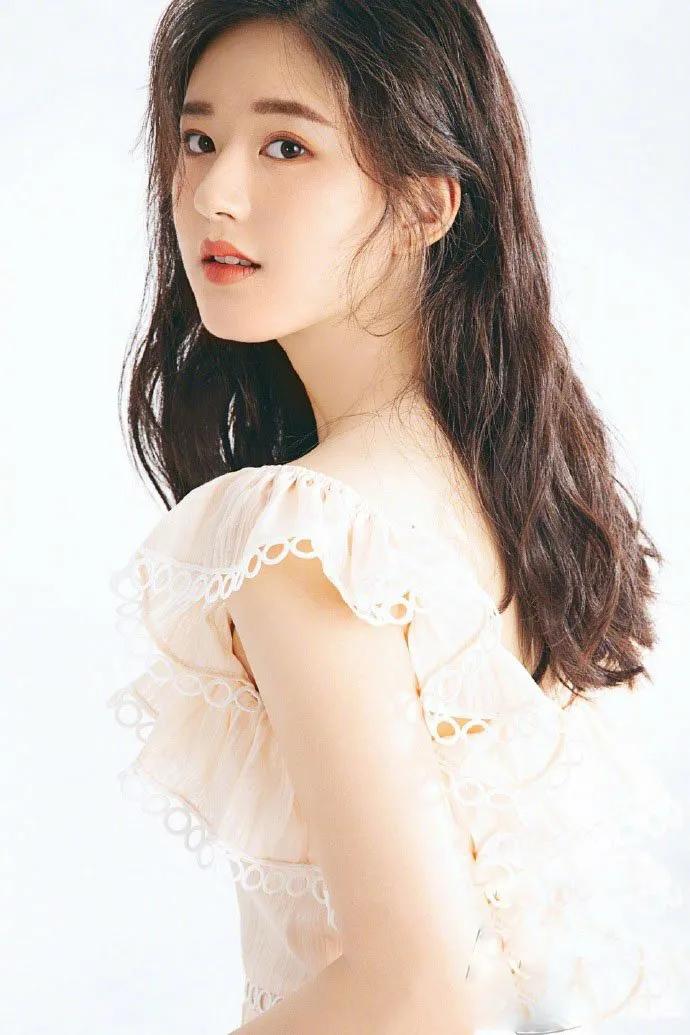 Zhao Lusi, young actor, pure and lovely - iNEWS