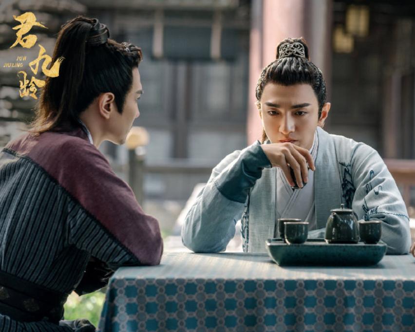 Which one is better in military uniform style?Chen Xingxu's new play ...