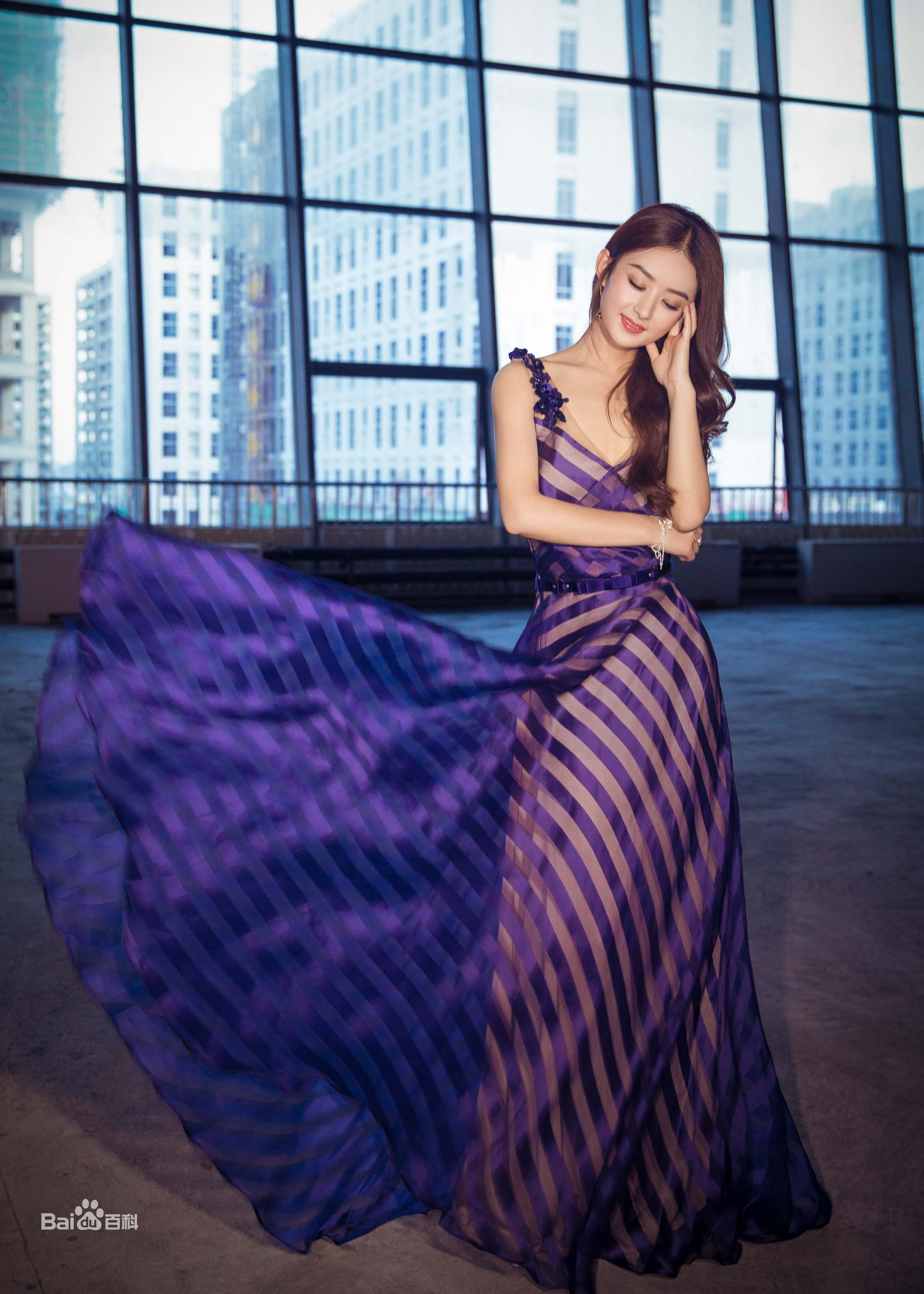 Zhao Liying, to endorse hard work and live like herself - iNEWS