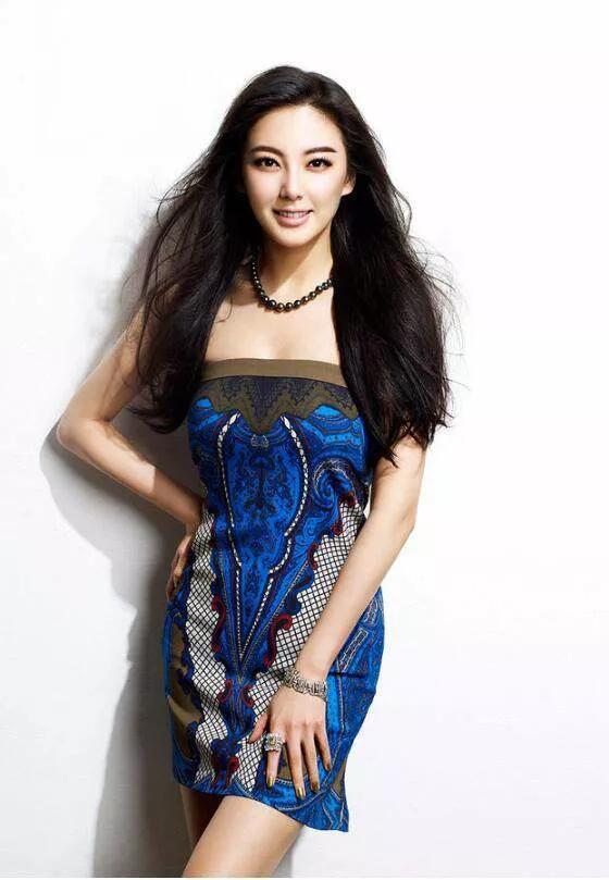 Zhang Yuqi's sexy and charming photos - iNEWS